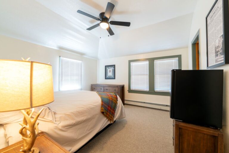 Lodging Gallery - Camp Richardson Resort